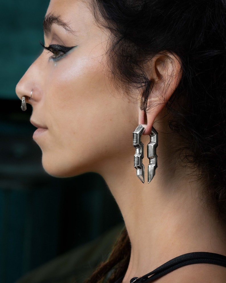 Alien Xenomorph - Silver Ear Weights - Ear Hangers - Hr Giger - Keyhole ...