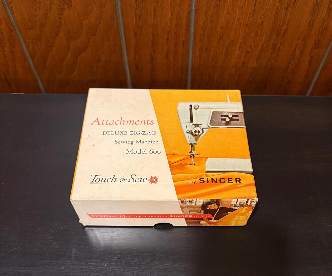 Singer Touch & Sew Deluxe Zig-zag Sewing Machine Model 600 Attachments ...