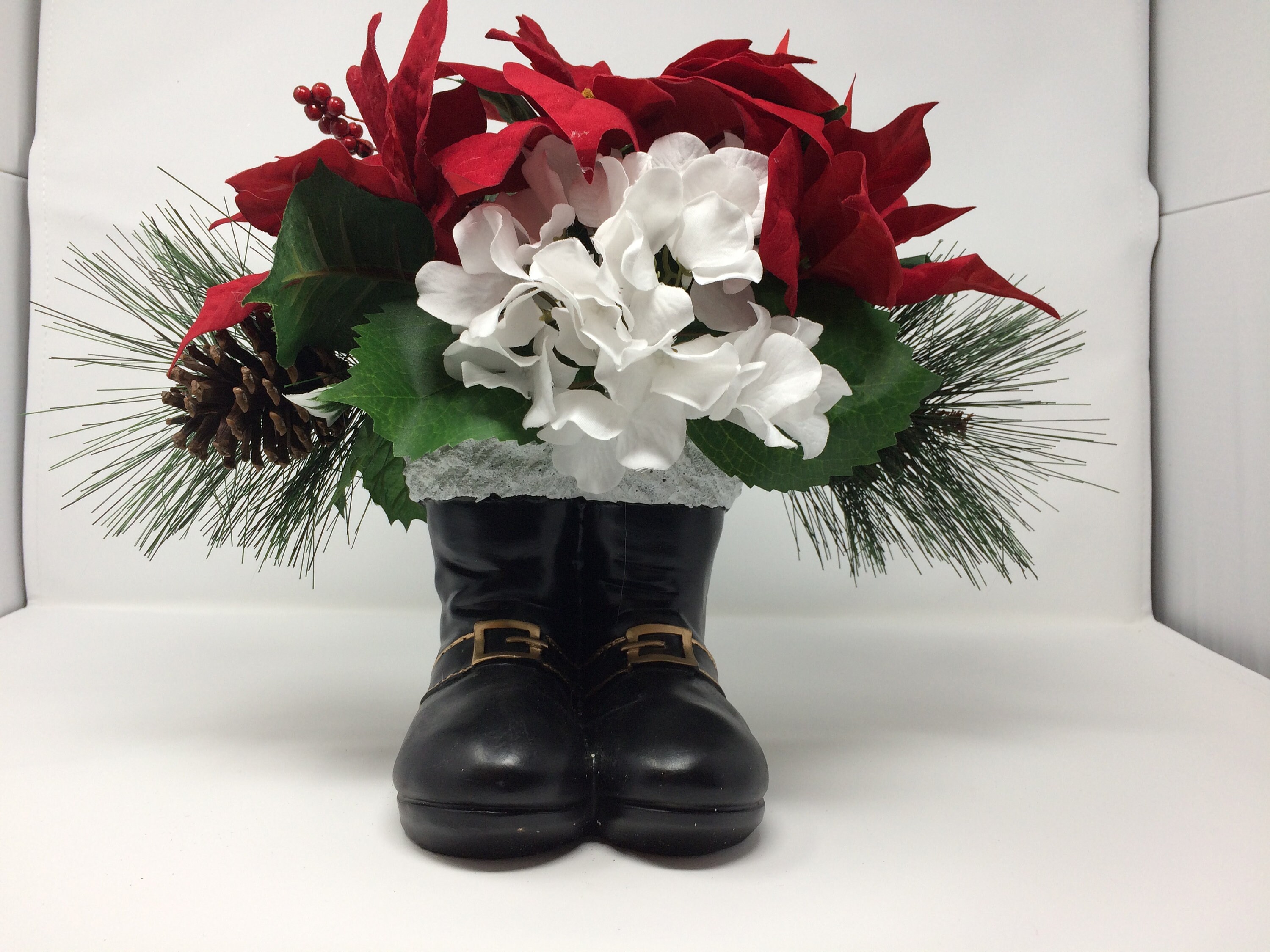 Home & Living Santa's Boot Floral Centerpieces & Table Décor etna.com.pe