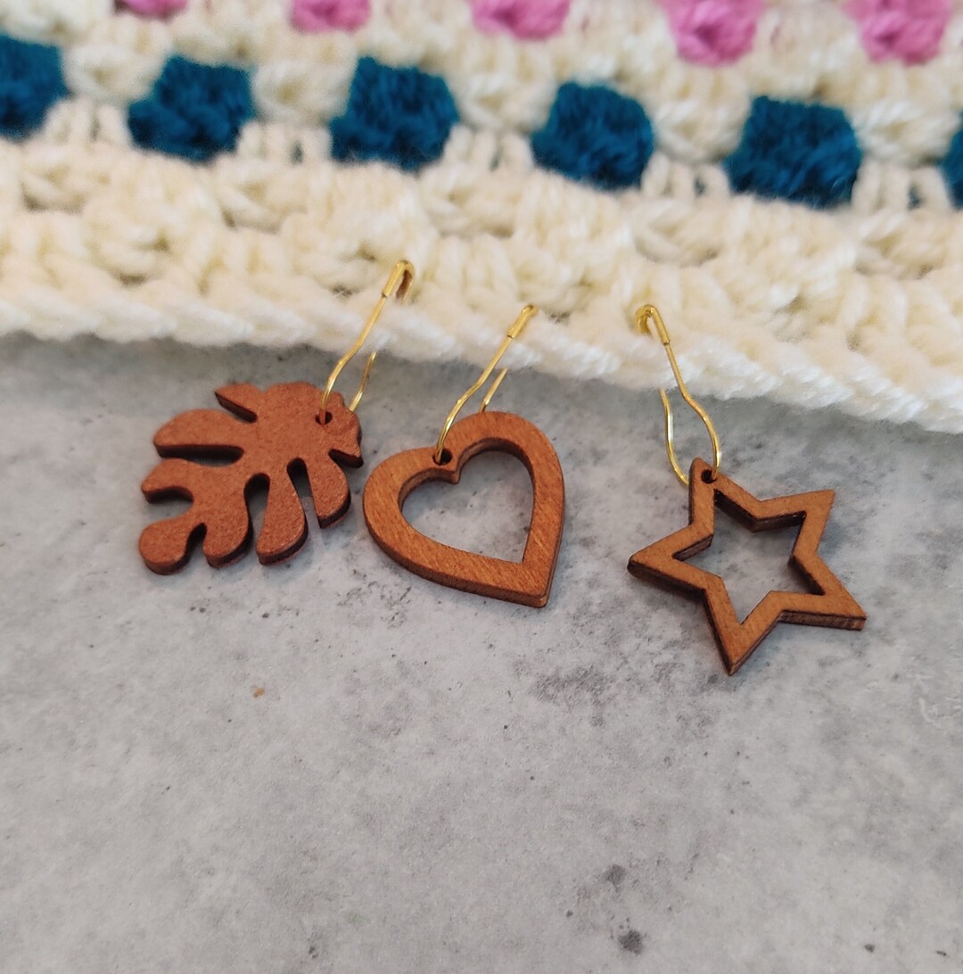 3 Enamel Stitch Markers • Notions • Row Markers • End Markers • Place ...