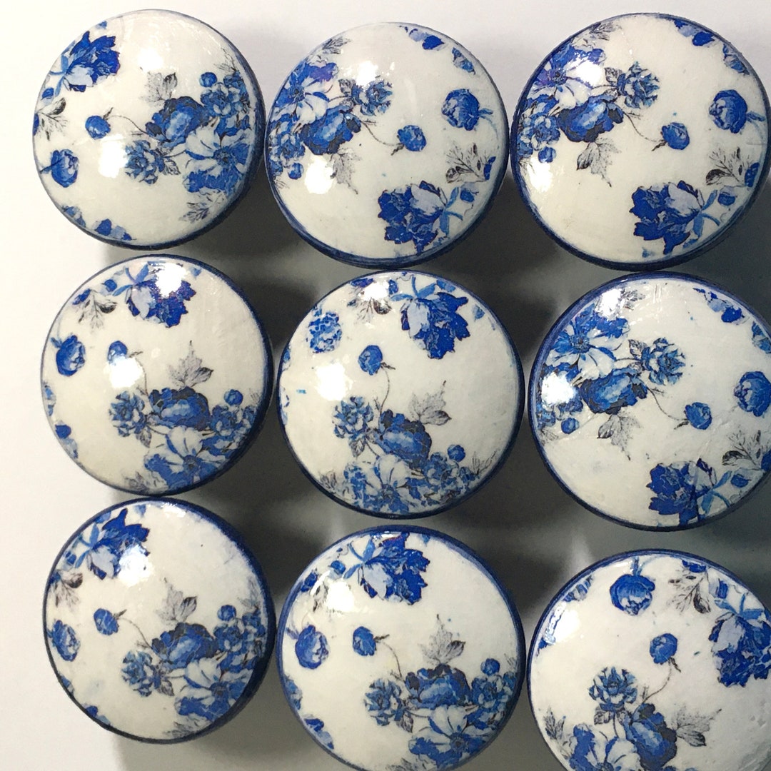 Floral Blue & White Knobs W/vintage Design - Decorative Hardware for ...