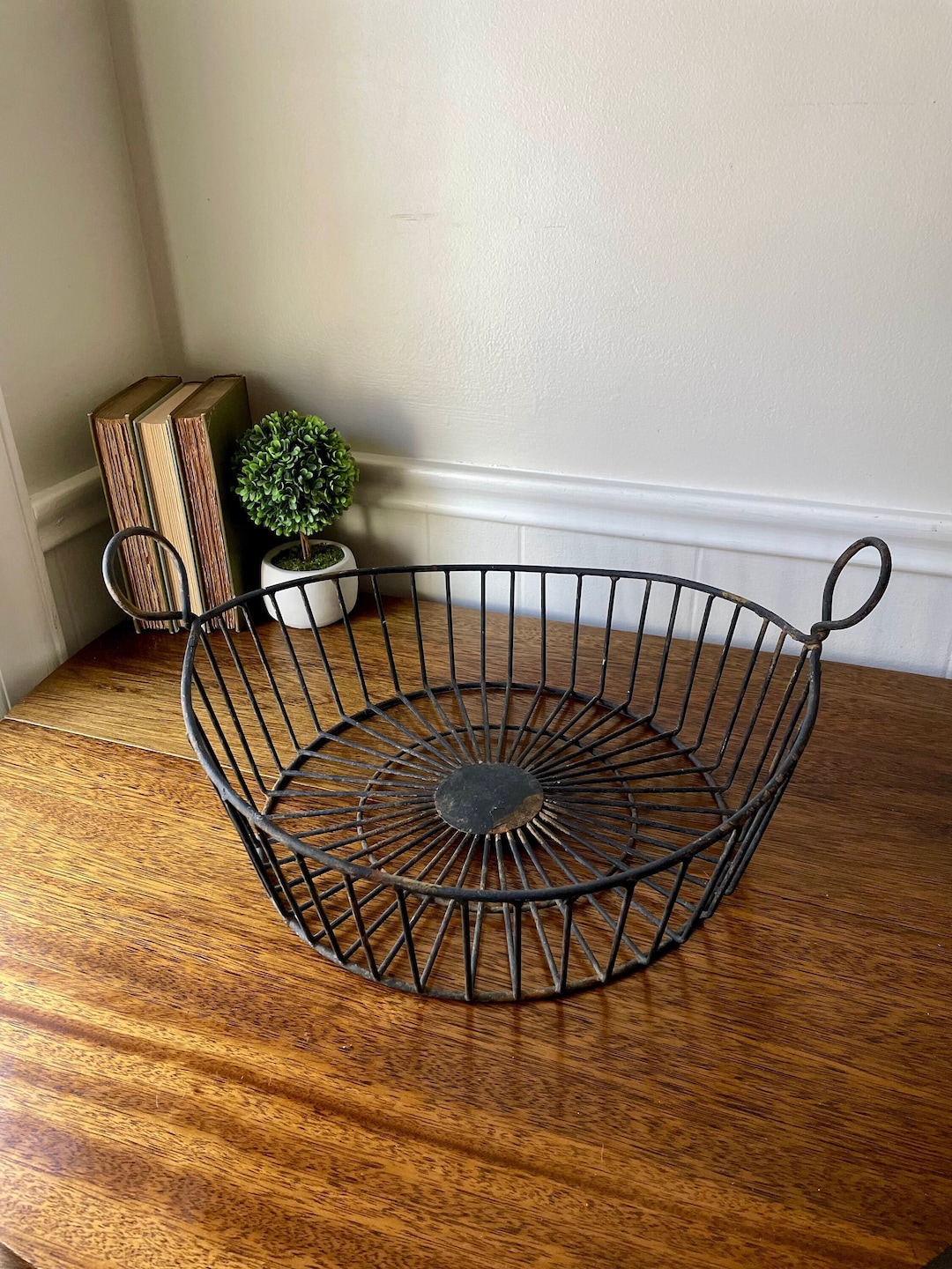 Vintage Round Black Wire Basket Rustic Farmhouse Metal French Wire Tray ...