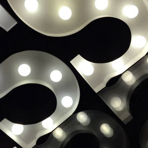 9" Metal White Hand Made Light up Marquee Letter Kiss Me + Red/pink ...