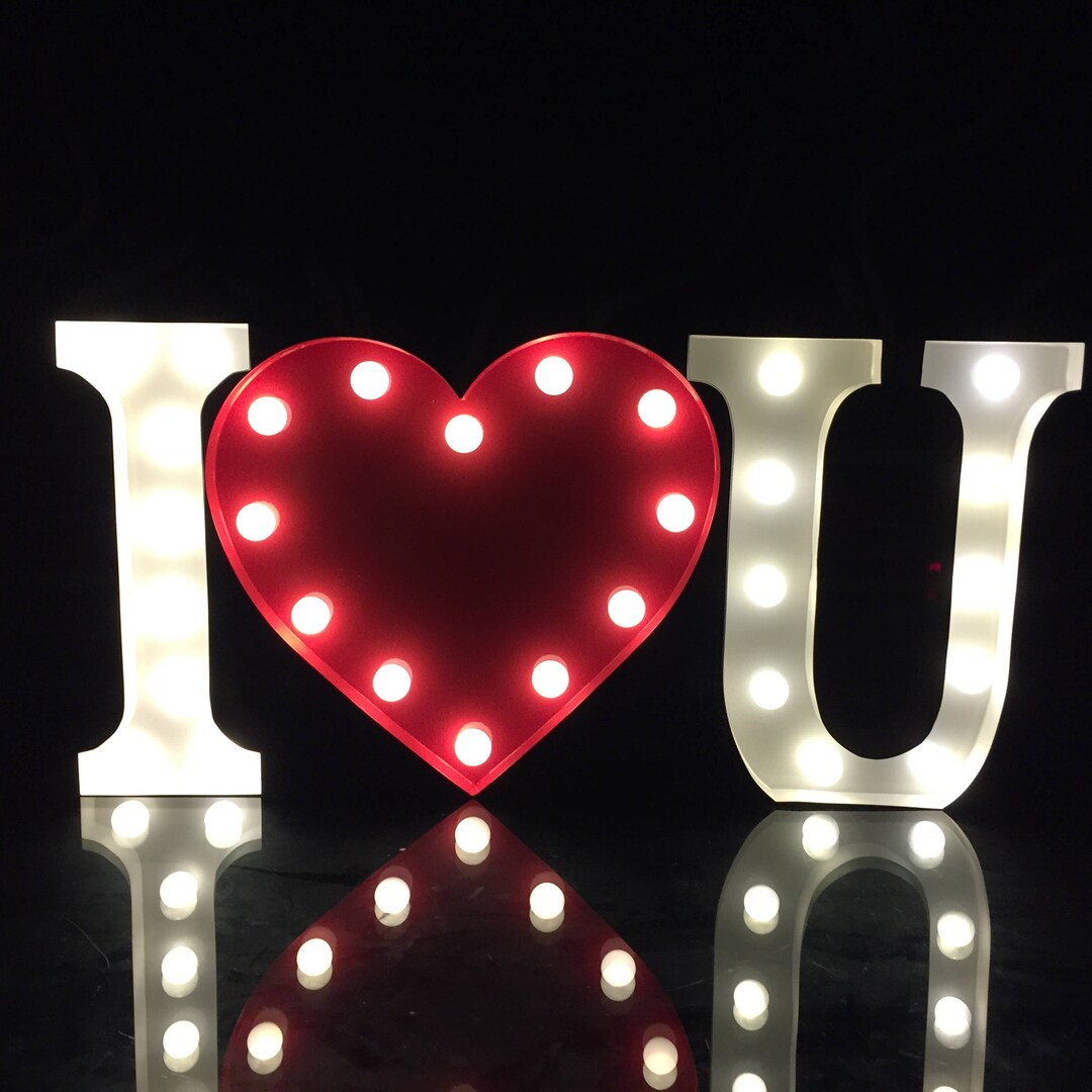 Décoration de la Saint-Valentin 9 « Métal Lumière Lettres Signes I LOVE ...
