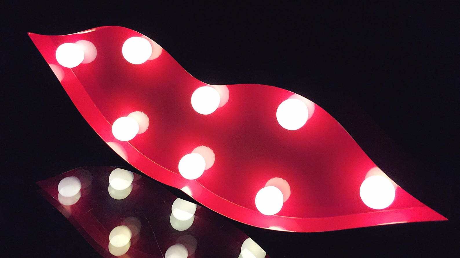 Big Metal Red Lip Light 12 Wide Lipsense Decor - Etsy