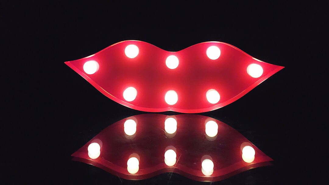 Big Metal Red Lip Light 12" Wide Lipsense Decor Valentines Gift Makeup ...