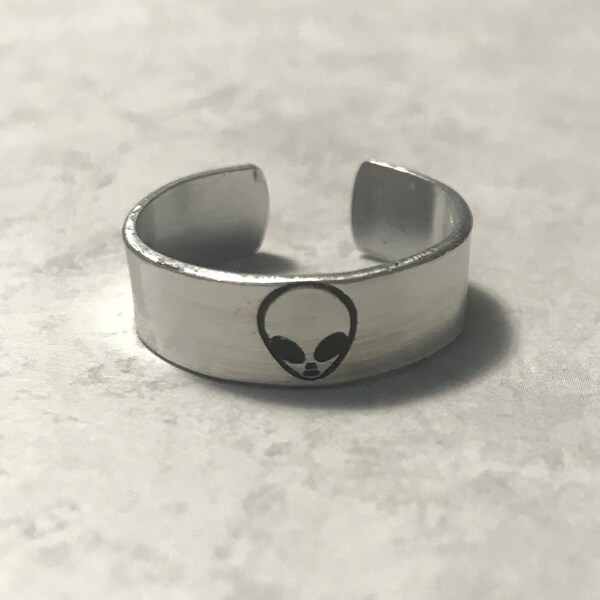 Alien Ring - Etsy