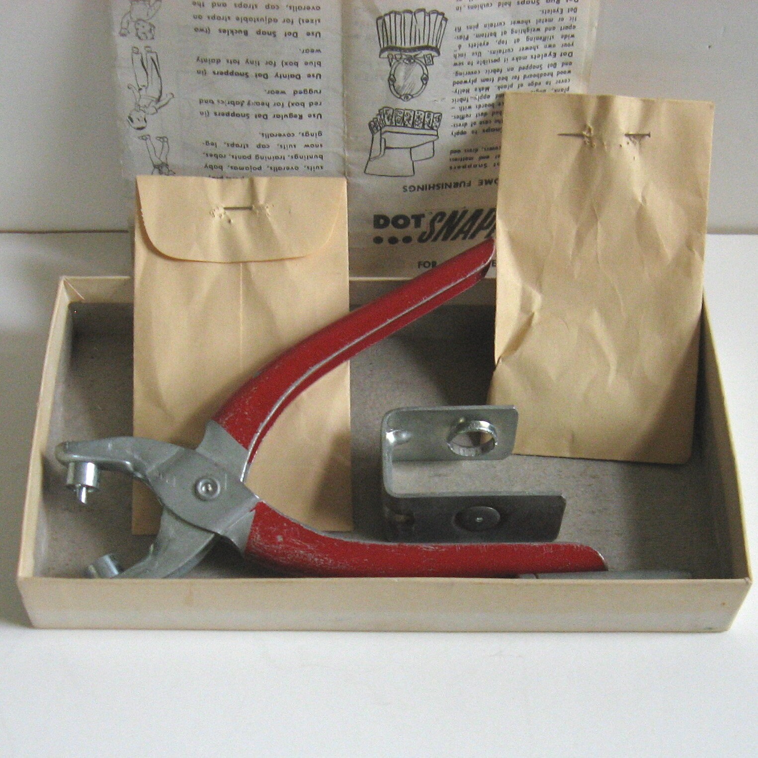 Vintage 1949 Dritz Dot Snapper Kit #650 Sewing Accessory for Attaching ...