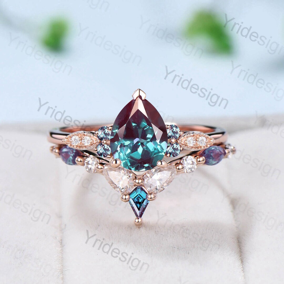 Vintage Pear Shaped Alexandrite Ring Set Unique Cluster Alexandrite ...