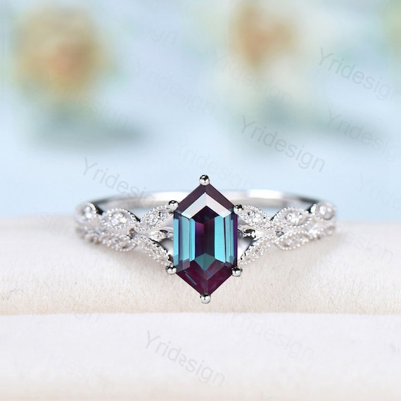 Elongated Color Change Alexandrite Ring Antique Solid White - Etsy