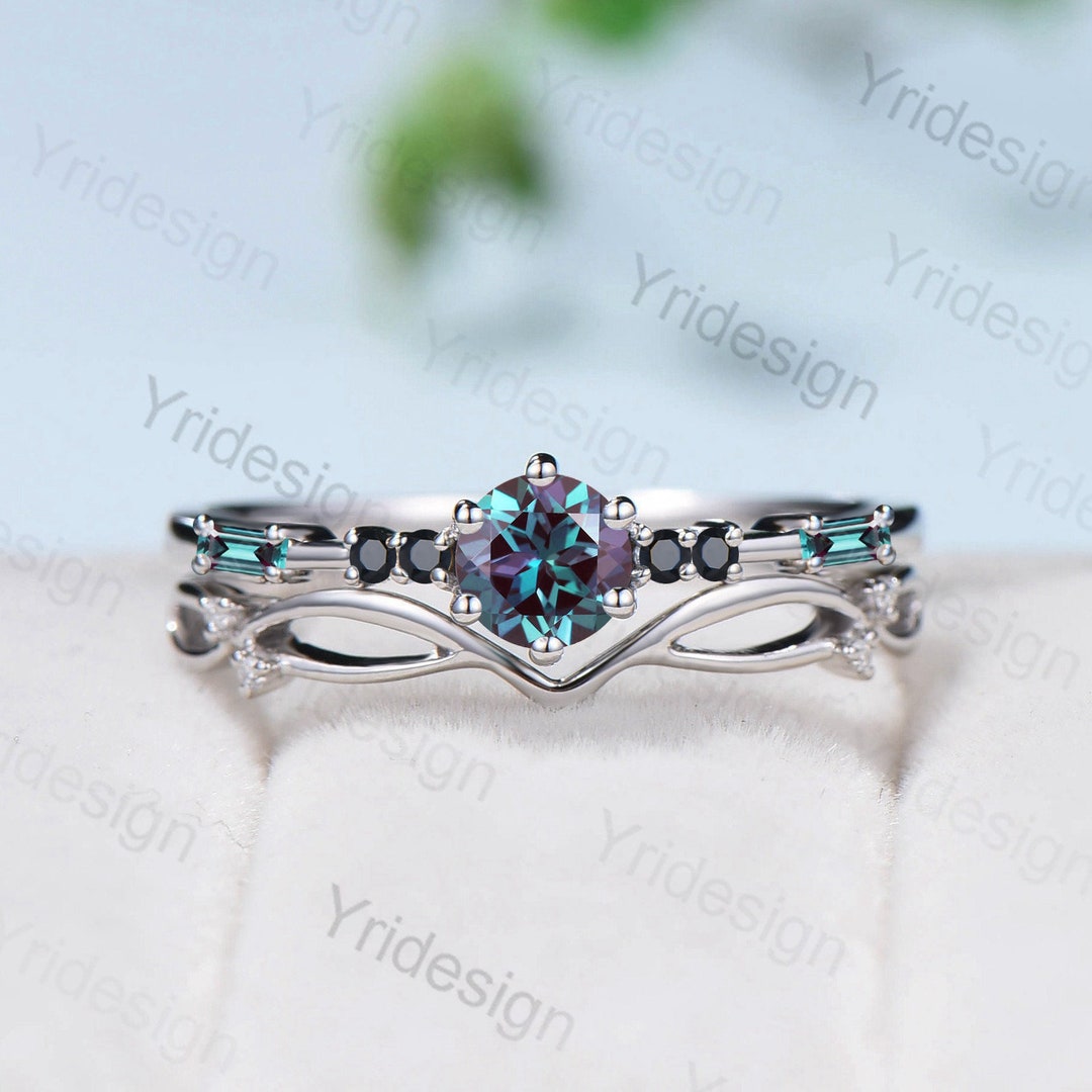 Vintage Round Alexandrite Engagement Ring Set Minimalist Baguette ...