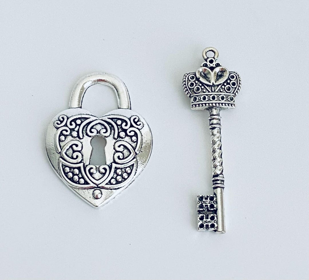 LARGE Heart Lock or Key Charms. Lot of 10 / 20 / 30 / 40 / 50 Pcs ...