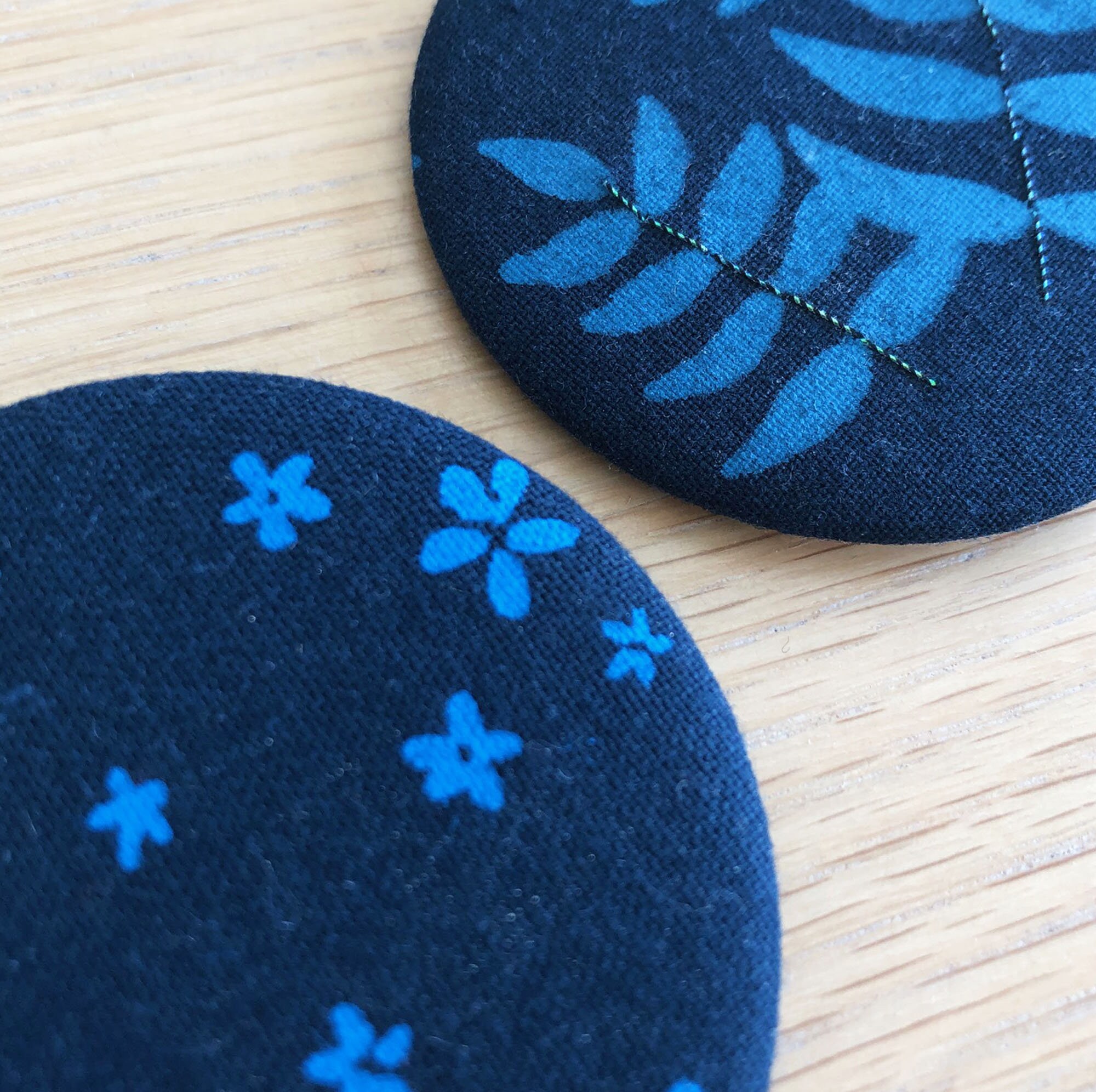 Duo De Badges En Tissu Imprimés En Sérigraphie - Etsy Singapore