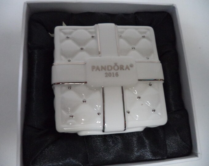Pandora Christmas Ornament Ceramic Gift Box White W/ Silver Original ...