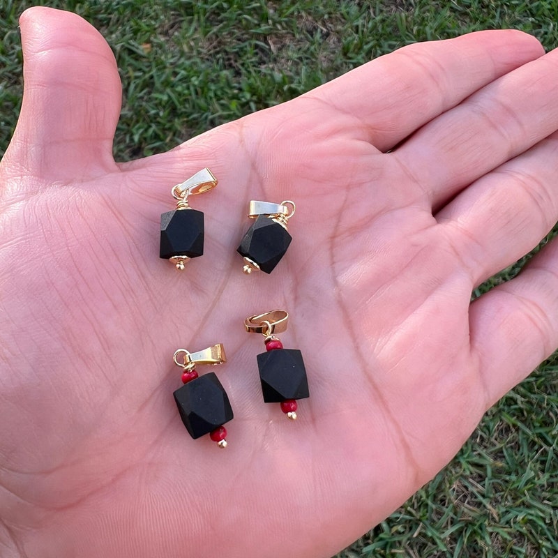 Azabache - Etsy