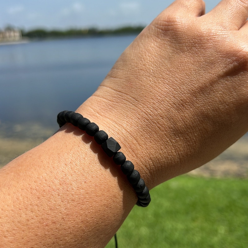 Azabache - Etsy