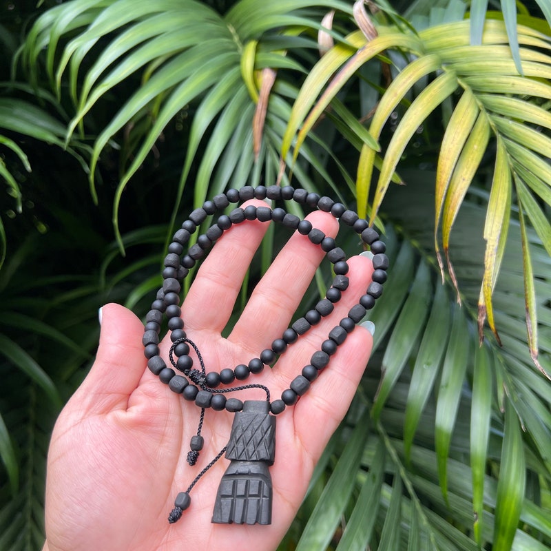 Azabache - Etsy