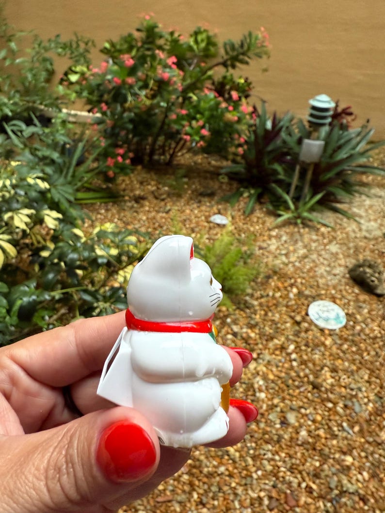 Maneki Neko Lucky Cat Figurine: Japanese Good Luck Charm - Etsy