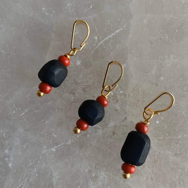 Azabache - Etsy