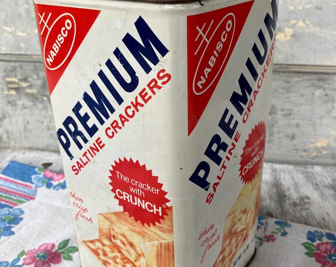 Vintage Saltine Crackers Tin, Has SHABBY Age WEAR, Dings, Dents ...