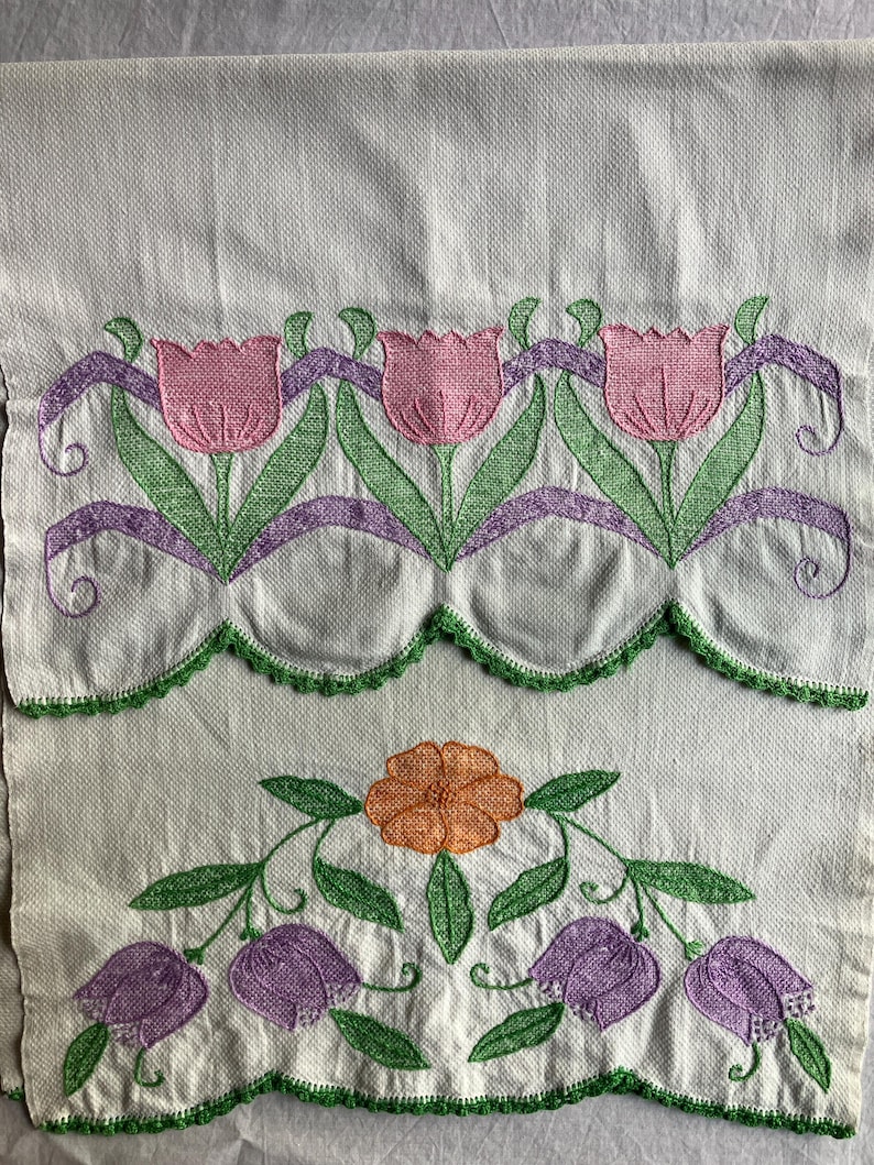 Pair of Vintage Floral Embroidered Huck Tea Towels/guest Towels, Cotton ...