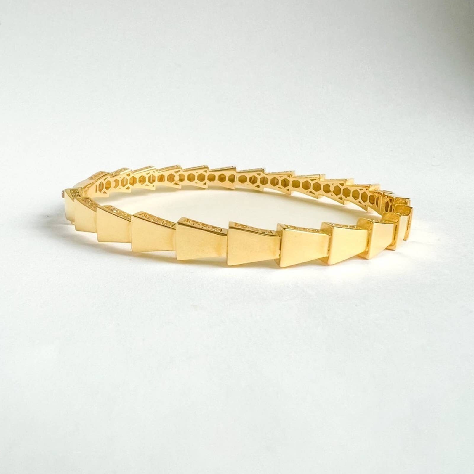 Adorable And Stylish Zig Zag Bangles | atelier-yuwa.ciao.jp