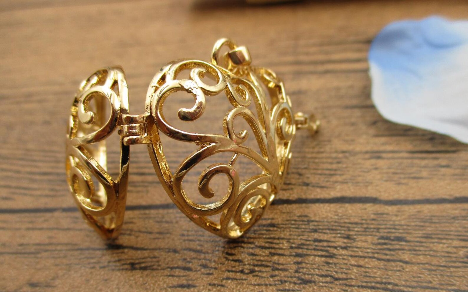 1 Big Filigree Cage Charm Heart-shaped Fit 24x24x8mm Gold - Etsy