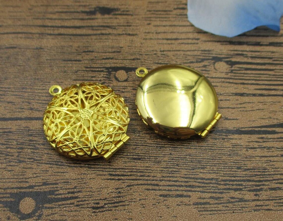 2 Round Lockets Filigree Hollow Locket Pendant ,gold Color,openable ...