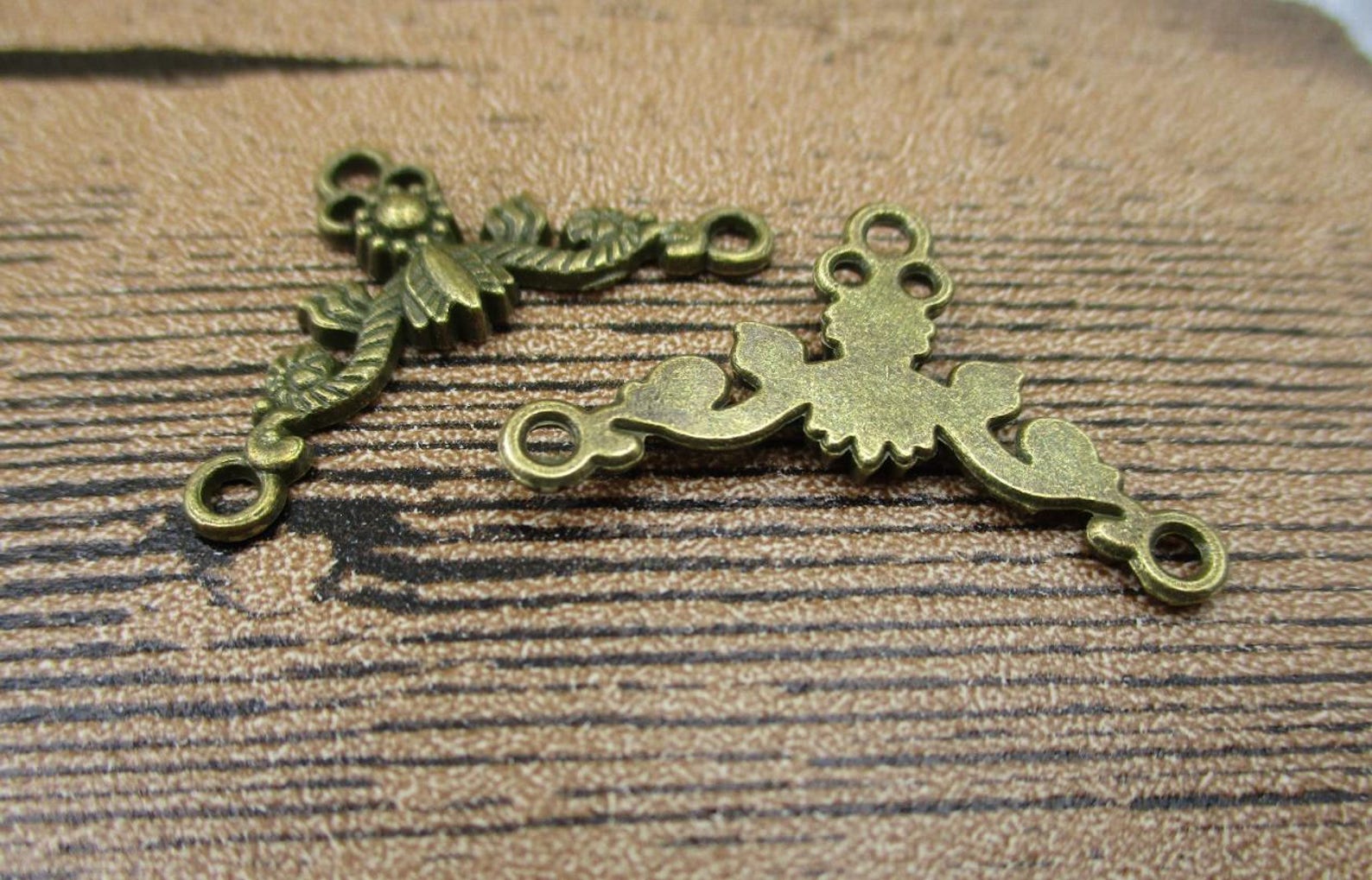 20 Three Holes Pendant Connector, 1 to 2 Triangular Earring Links ...