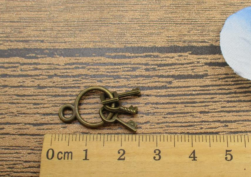 8 Bunch of Keys Charms Antique Bronze Tone-rs507 - Etsy