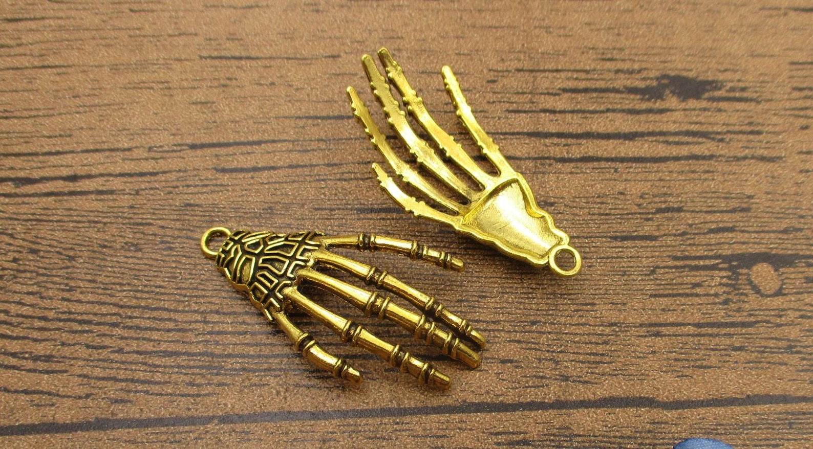 8 Skeleton Hand Charms Antique Gold Tone-rs493 | Etsy