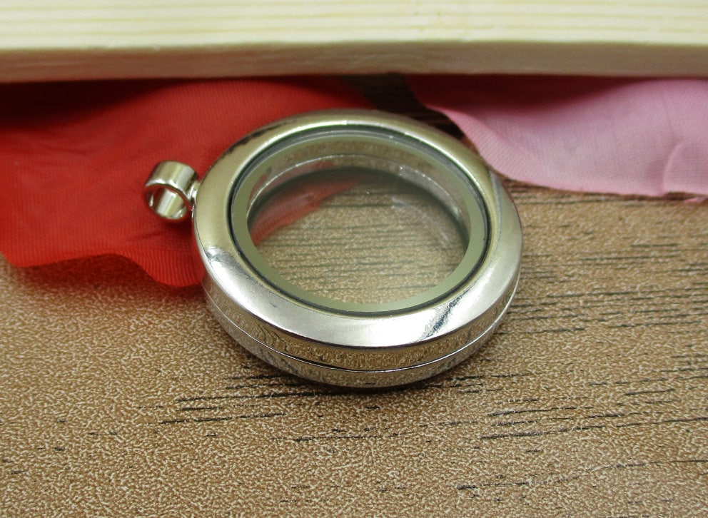 1 Round Glass Floating Locket Pendant With Crystals - Etsy