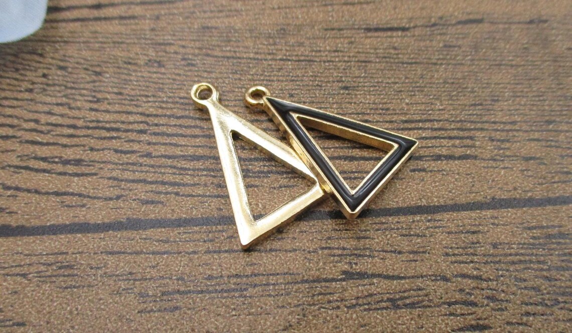 4 Triangular Shape Bezel Pendants,locket Frame,black Plated Enamel ...