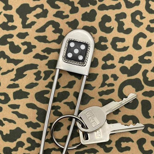 Giant Safety Pin Keychain - Etsy