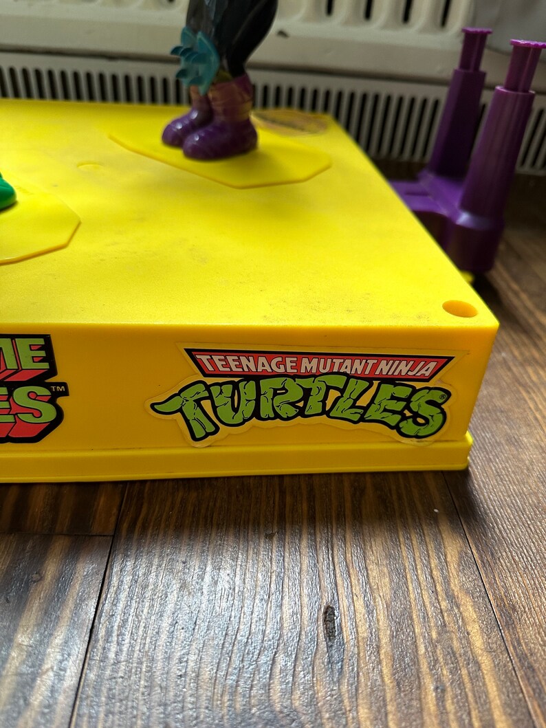 TMNT Totally Awesome Duelin' Dudes/ Rock'em Sock'em Boxing Rink 1991 ...