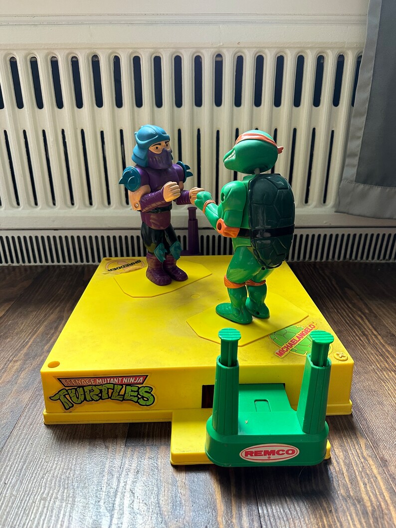 TMNT Totally Awesome Duelin' Dudes/ Rock'em Sock'em Boxing Rink 1991 ...