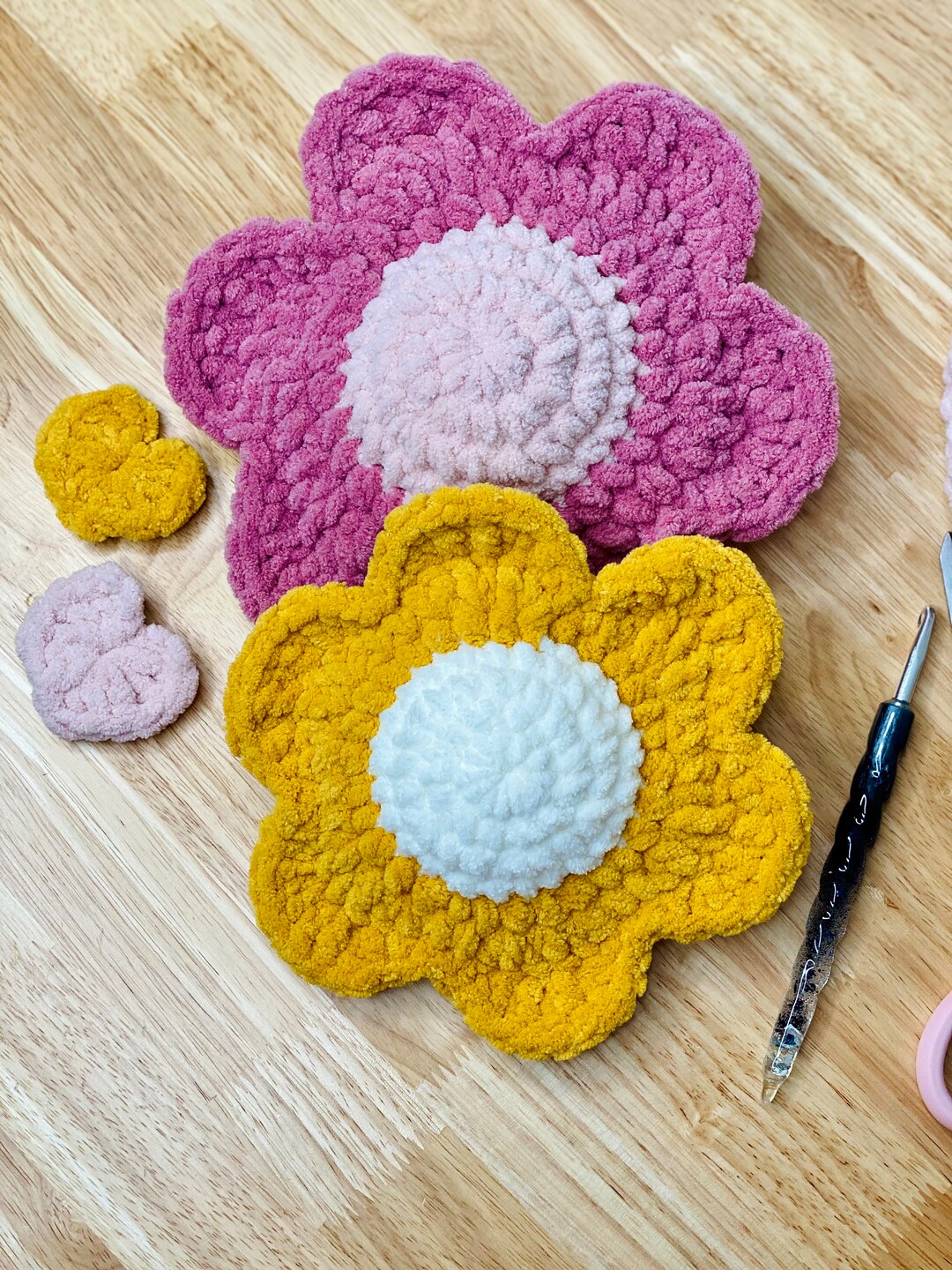 Retro Daisy Plushies, Berry Pink Daisy, Gold Yellow Daisy, Groovy Vibes ...
