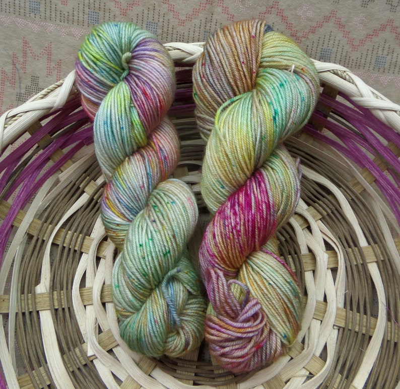 Hand Painted Merino Yarn: Multi-color Green Apple Autumn Fall - Etsy