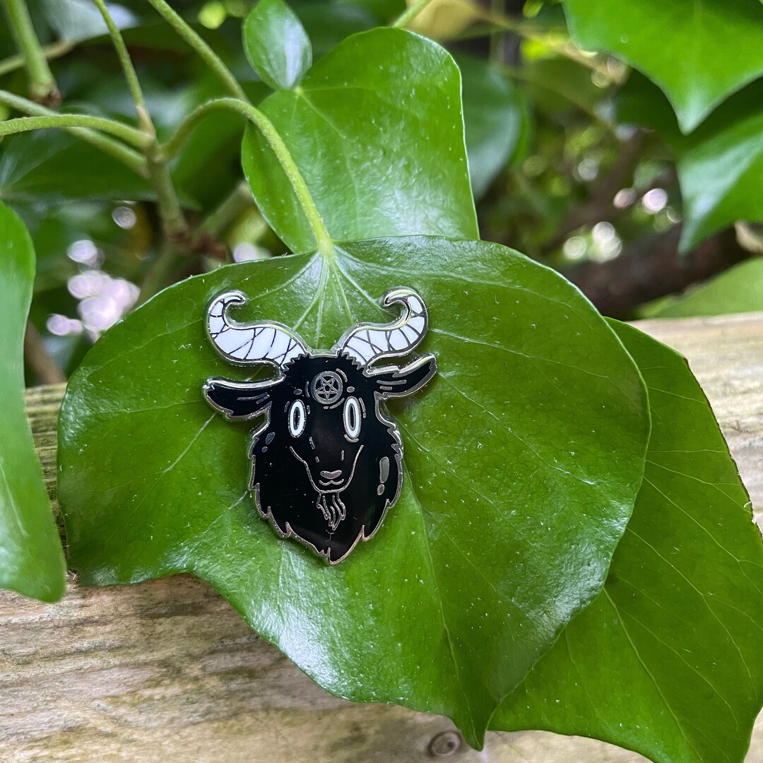 Baphomet Hard Enamel Pin - Goat Pin - Satanic Pin - Creepy Cute - Cute ...