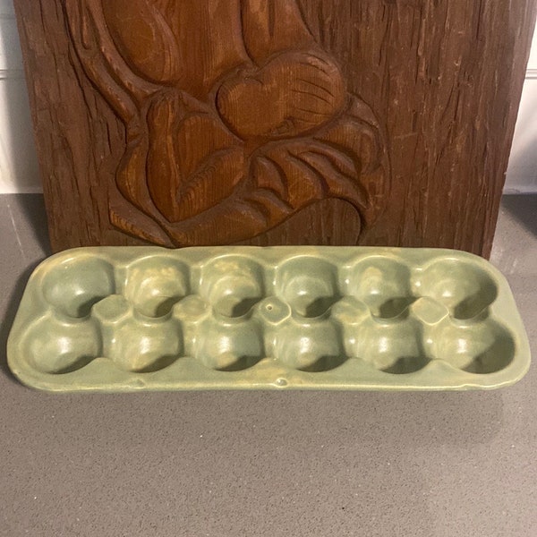 Ceramic Egg Holder - Etsy