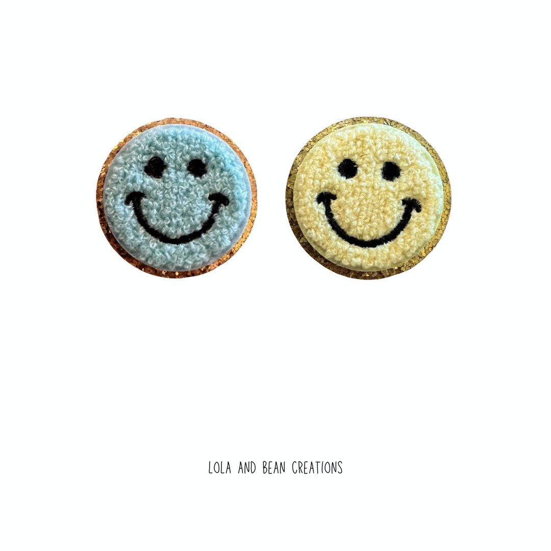 Smiley Face Chenille Patch (IRON-ON), Perfect Patch for Denim, Totes ...