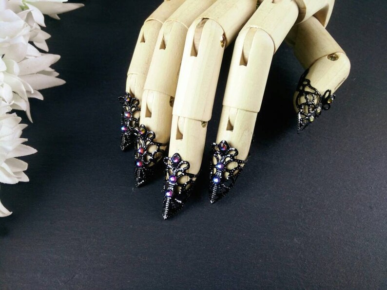 Claw Set "witch of Dark Magic" ~ Claws, Filigree, Gothic, Armor, Finger ...