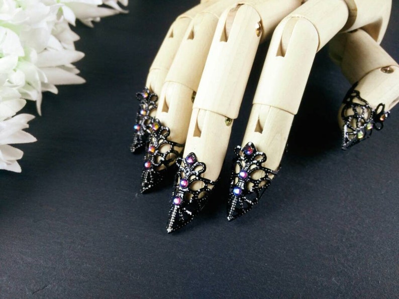 Claw Set "witch of Dark Magic" ~ Claws, Filigree, Gothic, Armor, Finger ...