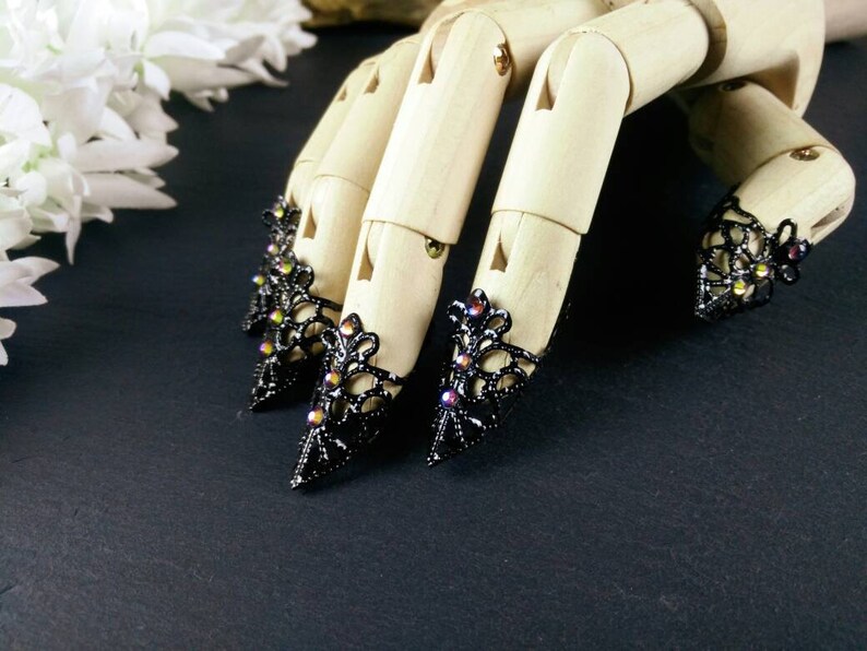 Claw Set "witch of Dark Magic" ~ Claws, Filigree, Gothic, Armor, Finger ...