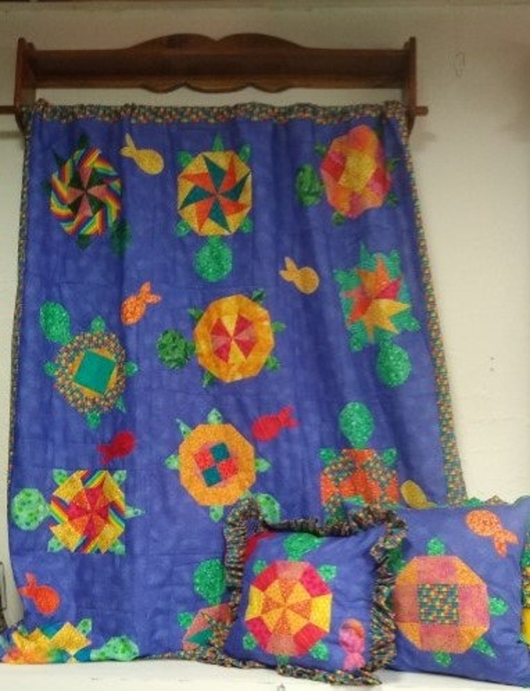 TURTLE TANGO QUILT Kit, Twelve Little Turtles Tango in the Tide - Tiny ...