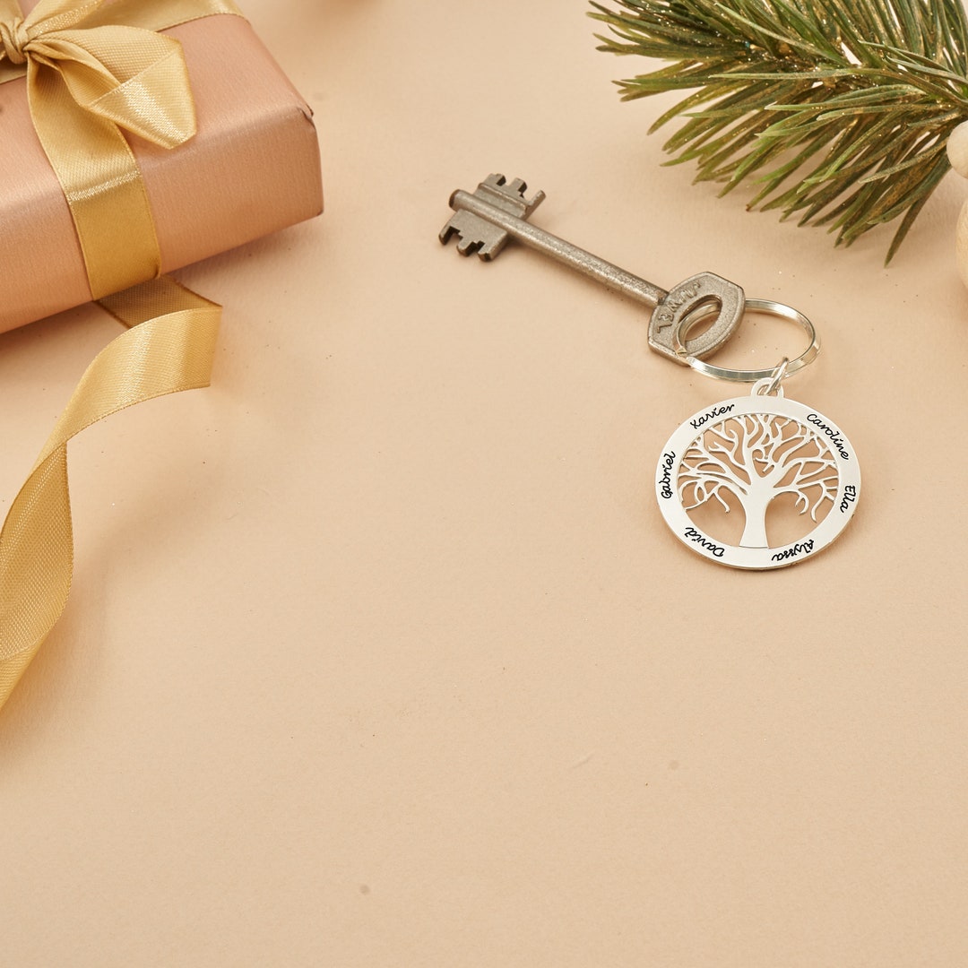 Personalized Family Tree Key Chain • Custom Engraved Gifts • Customized ...