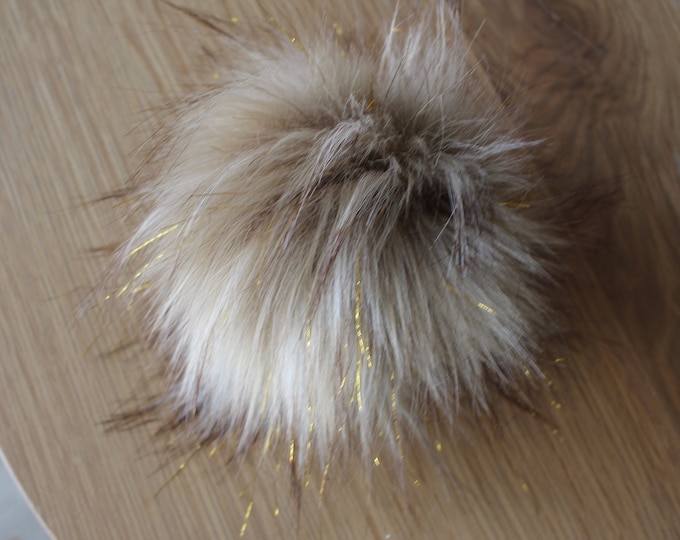 LUX GOLD SPARKS | Faux Fur Pom Pom, Beanie Pom Poms, Fur Poms, Hat Pom ...