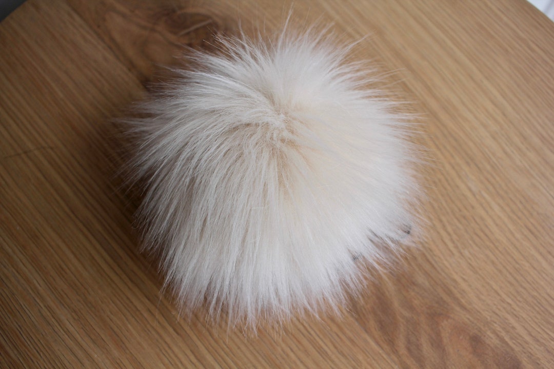 000 CHAI LATTE | Faux Fur Pom Pom, Beanie Pom Poms, Fur Poms, Hat Pom ...