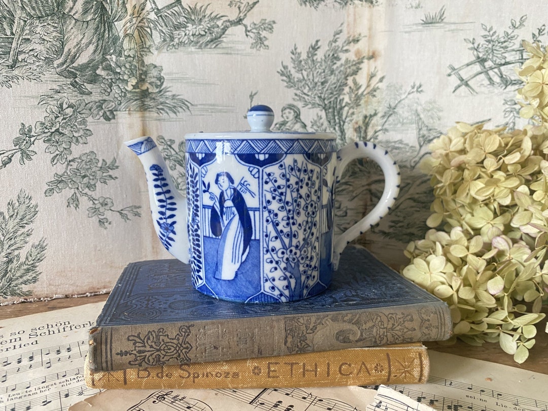 Small Coffeepot Lange Lijs Long Eliza by Mosa Maastricht, Decor 206 ...