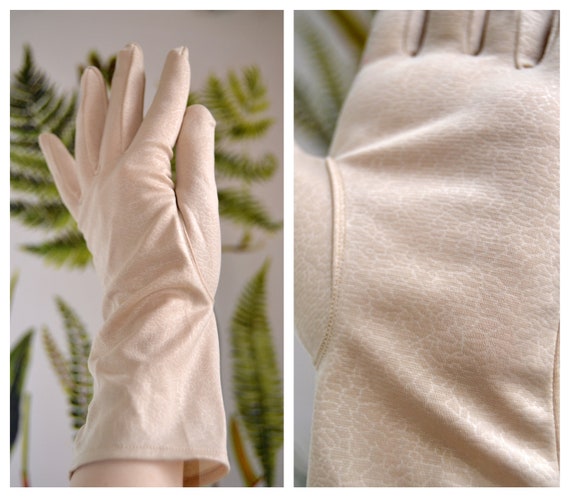 Original 60s Vintage pair of beige gloves, Wedding, b… - Gem